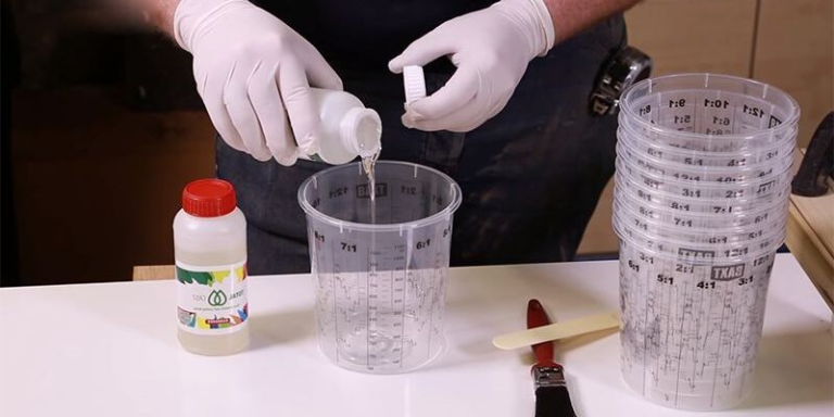 Adhesive Solvent: Functions and 5+ Types of Glue Thinning Solvents